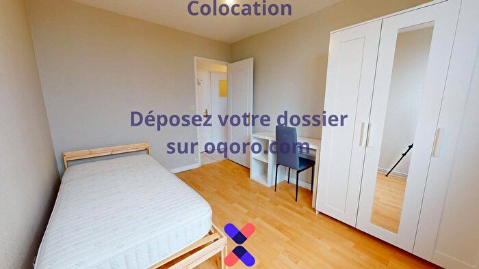 Appartement à louer - Centre Ville, Saint-Fons - 5 pièces - 4 chambres