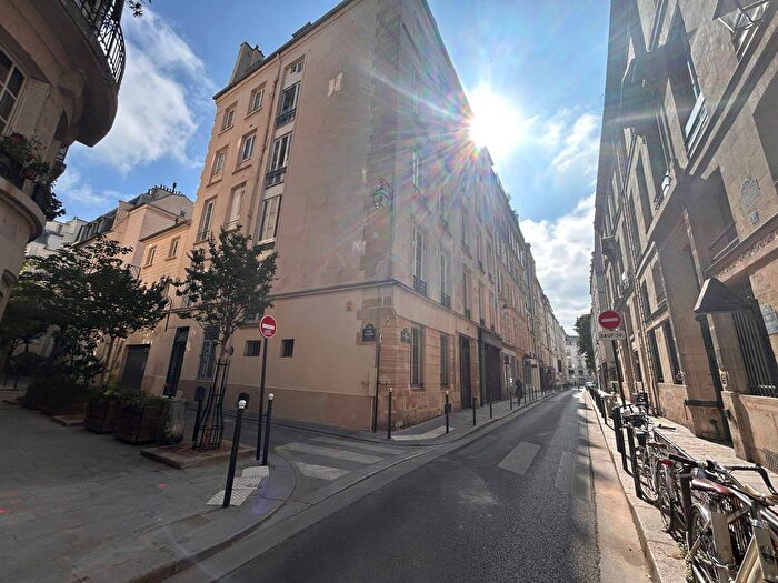 Appartement 3 pièces à louer à Saint Thomas d'Aquin, Paris 7ème arrondissement