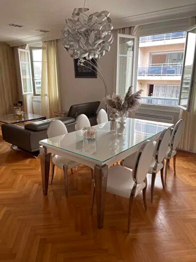 Villeurbanne, République, Tolstoi : Appartement 4 pièces à louer