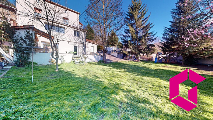 Maison à vendre - Le Chambon-Feugerolles - 10 pièces - 5 chambres