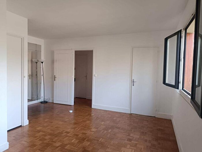 Appartement à louer - Cote dArgent-Desvallieres-Gambetta, Ville-dAvray - 1 pièce