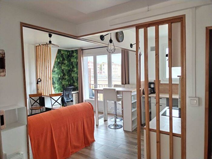 Appartement à louer - Saint Martin, Étampes - 2 pièces - 1 chambre