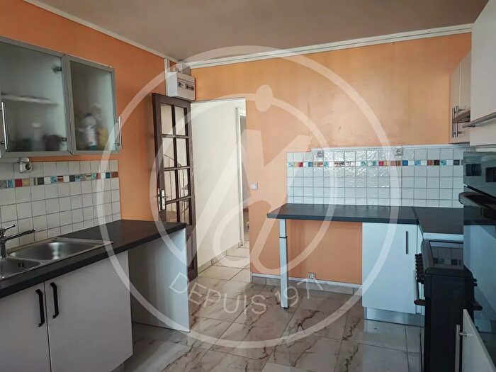 Appartement 5 pièces à louer à Les Abymes