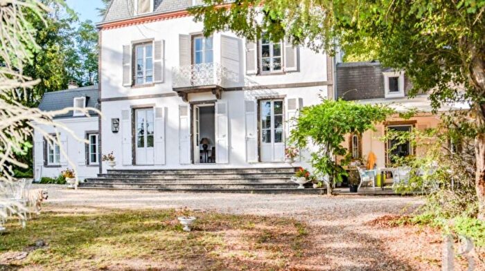 Maison à vendre - Cellule - 9 pièces - 6 chambres