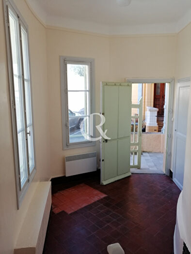 Appartement à louer - Hyères, Pyanet - 1 pièce