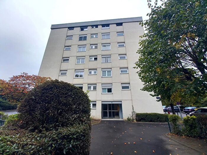 Clichy-sous-Bois, L'Etang : Appartement 4 pièces à vendre
