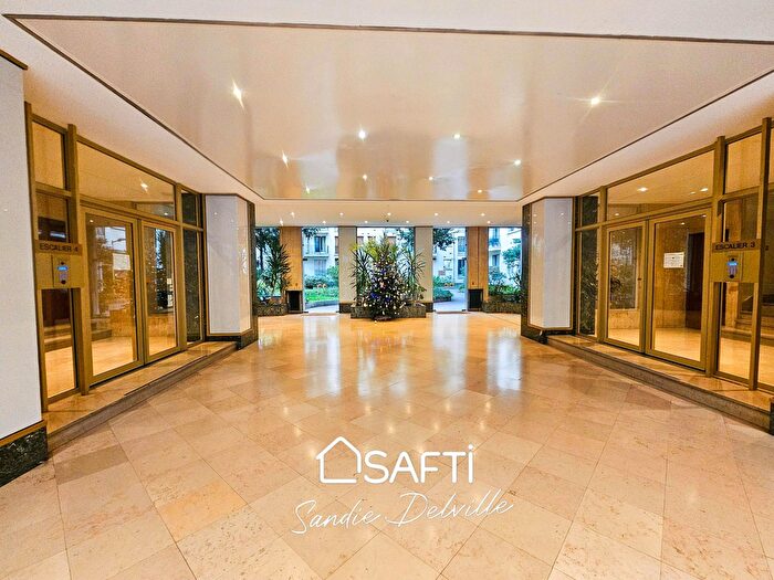 Appartement à vendre - Paris e , Passy, Maison de la Radio, Muette-Sud - 5 pièces - 3 chambres