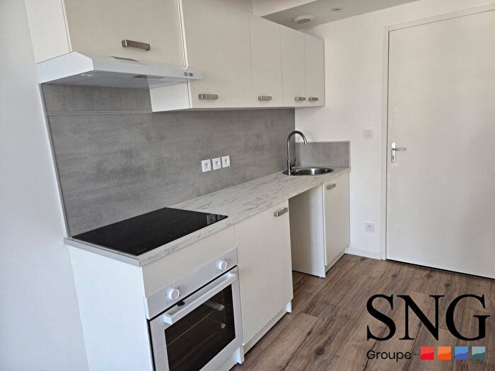 Appartement à louer - Centre Ville, Carmaux - 1 pièce