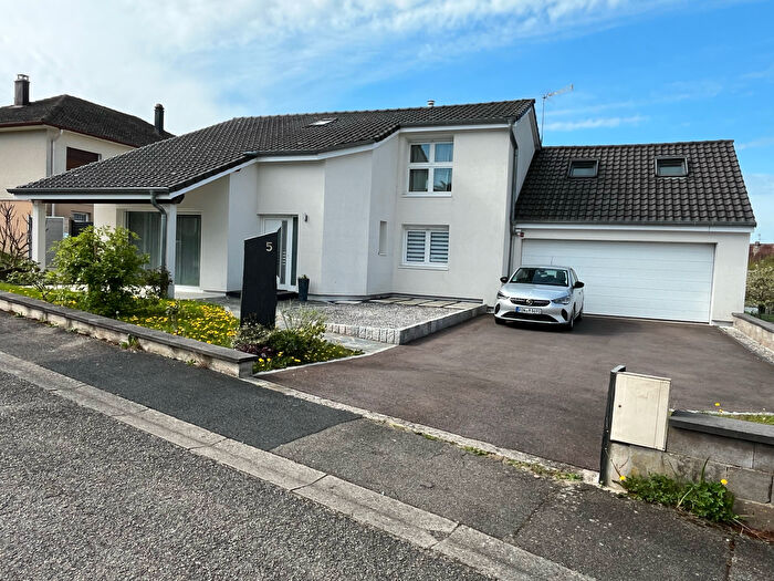 Maison à vendre - Puttelange-aux-Lacs - 9 pièces - 5 chambres
