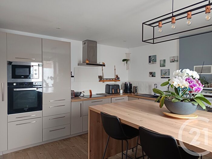 Maison à vendre - Chenac-Saint-Seurin-dUzet - 5 pièces - 3 chambres