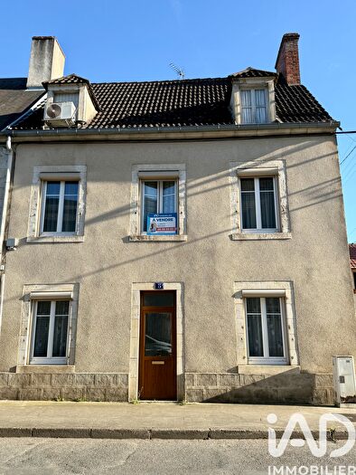 Saint-Amand-Montrond : Maison 5 pièces à vendre