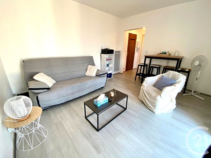 Appartement à louer - Périgueux, Centre-ville, La Gare, Saint-Martin - 1 pièce