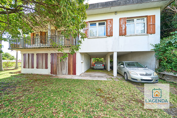 Maison 7 pièces à Le Tampon, à vendre