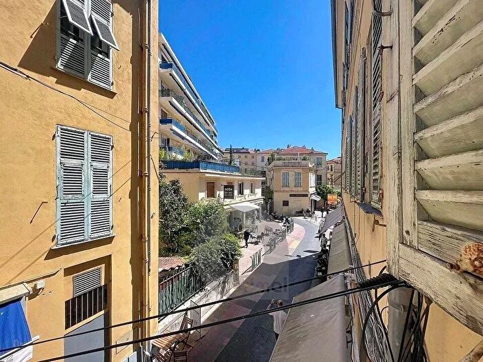 Bioves-Casino, Menton : Appartement 3 pièces à louer
