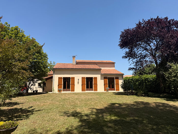 Chasseneuil-sur-Bonnieure : Maison 5 pièces à vendre