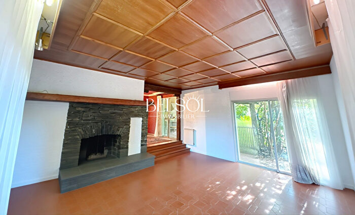 Maison à vendre - Saint-Estève - 7 pièces - 6 chambres