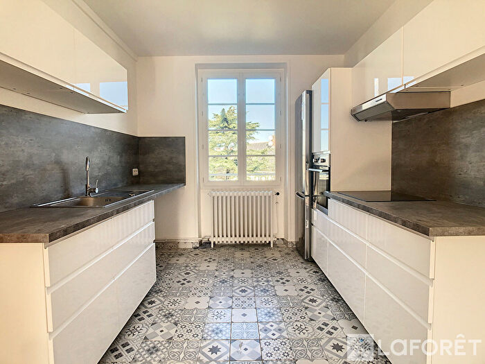 Appartement à louer - Saint-Cyr-lécole, Hôtel de ville - 2 pièces - 1 chambre