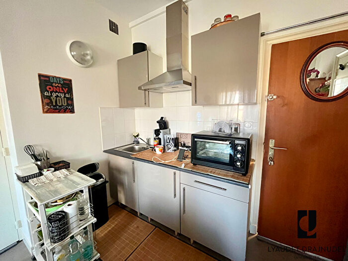 Appartement à vendre - Roanne, Centre-ville, Varenne - 1 pièce - 1 chambre