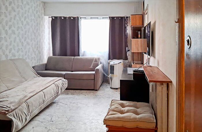 Appartement à louer - Carnot, Cannes - 1 pièce