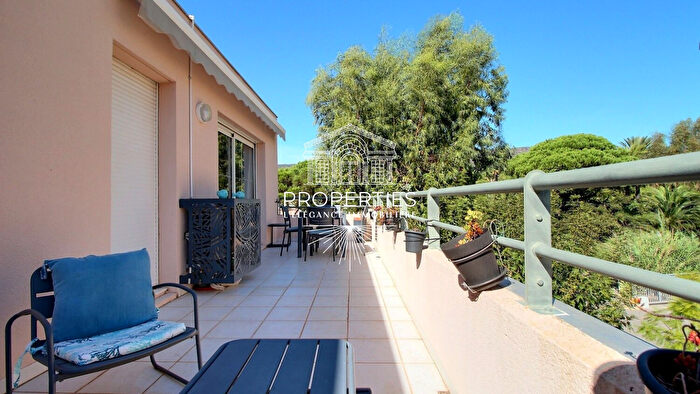 Appartement 2 pièces à Le Lavandou, Centre-ville, Plage du Lavandou, Pointe Pilon, à vendre