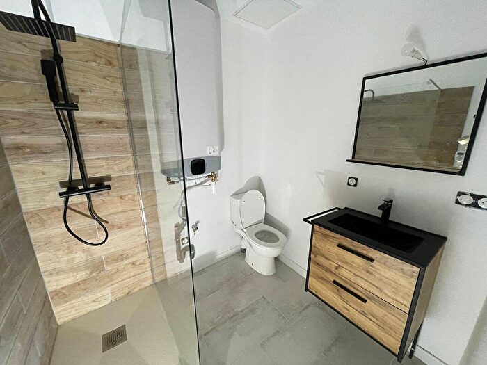 Appartement à louer - Zone Urbaine, Lambesc - 3 pièces - 2 chambres