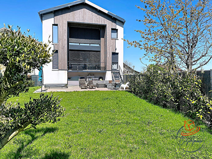 Maison 5 pièces à vendre à Divonne-les-Bains