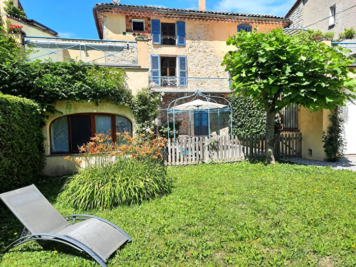 Castellane : Maison 7 pièces à vendre
