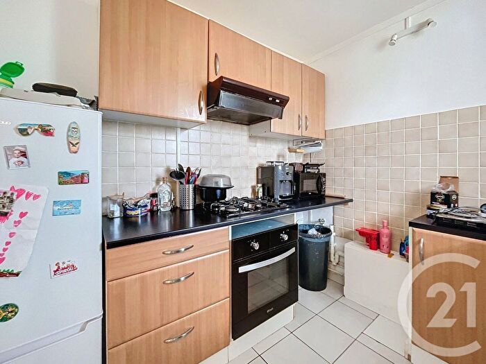 Appartement à louer - Bagnols-sur-Cèze - 4 pièces - 2 chambres