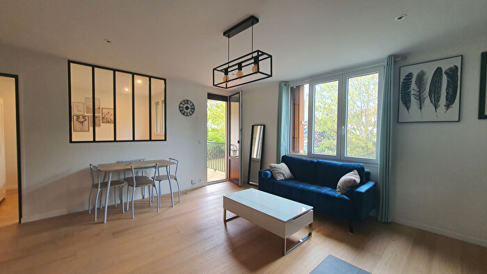 Appartement à louer - Rueil-Malmaison, Mont Valerien - 2 pièces - 1 chambre