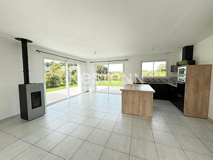 Maison à vendre - Clermont-Créans - 6 pièces - 5 chambres