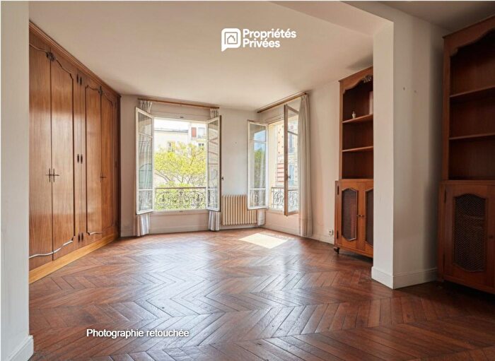 Asnières-sur-Seine, Centre-ville : Appartement 4 pièces à vendre