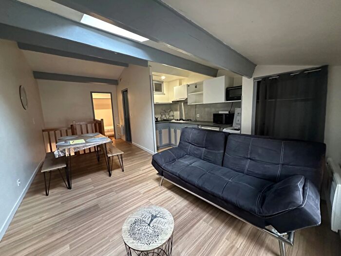 Appartement à louer - Nans-les-Pins - 2 pièces - 1 chambre