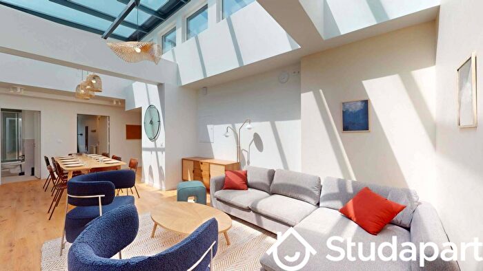 Appartement à louer - Plateau Nord, Suresnes - 1 pièce - 3 chambres