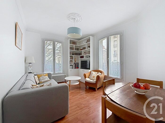 Appartement à vendre - Paris e , Plaine, Lagny - 3 pièces - 2 chambres