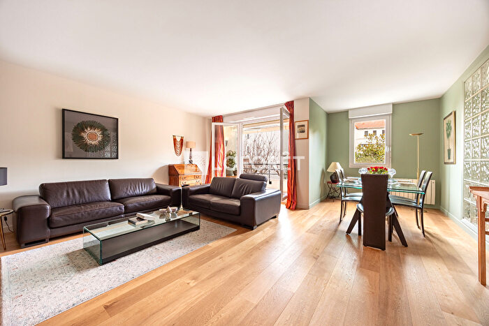 Appartement à vendre - Suresnes, République - 5 pièces - 3 chambres