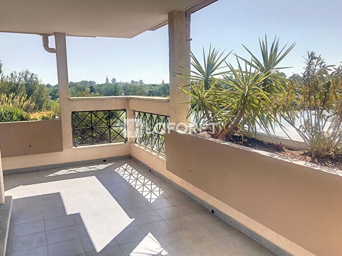 Appartement à louer - Sud, Les Angles - 2 pièces - 1 chambre