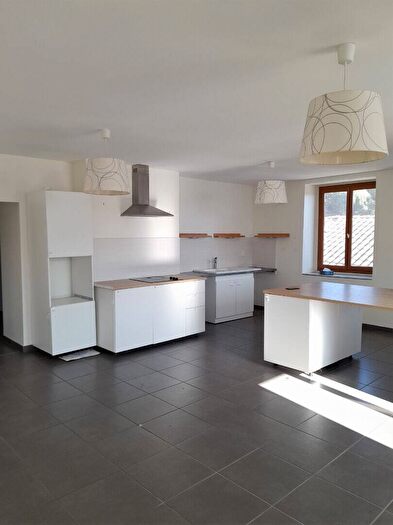 Appartement à louer - Vosne-Etete Noire, Neuville-sur-Saône - 4 pièces - 3 chambres