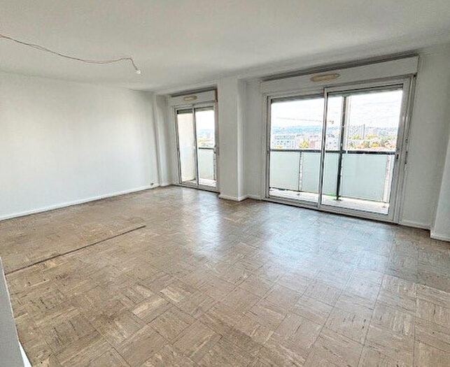 Appartement à vendre - Bron, Les Essarts - 3 pièces - 2 chambres