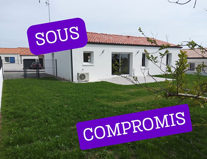 Maison à vendre - Saint-Georges-de-Pointindoux - 4 pièces - 3 chambres