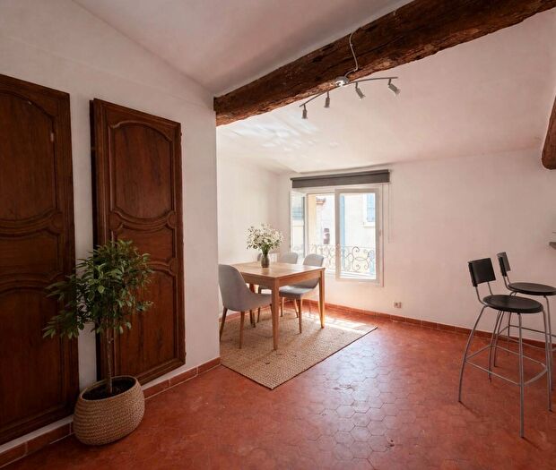 Appartement à louer - Centre Ville, Aix-en-Provence - 1 pièce - 1 chambre