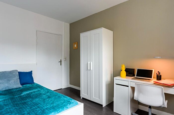 Appartement à louer - Compiègne, Le Petit Margny - 1 pièce - 7 chambres