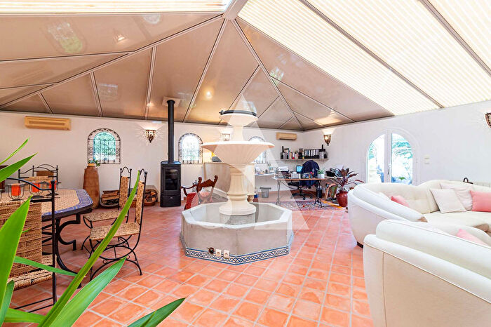 Maison à vendre - Saint-Just-Luzac - 6 pièces - 4 chambres