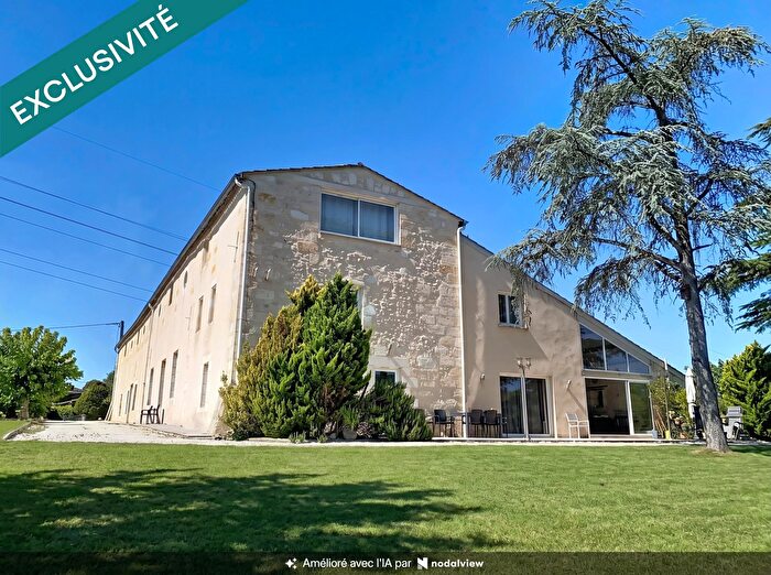 Maison 14 pièces à Sainte-Eulalie, à vendre