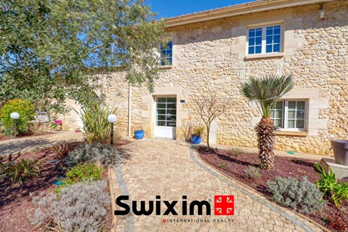 Maison à louer - Saint-Germain-dEsteuil - 4 pièces - 2 chambres