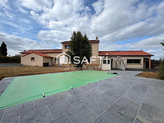 Maison à vendre - Bressuire, Centre-ville - 7 pièces - 4 chambres