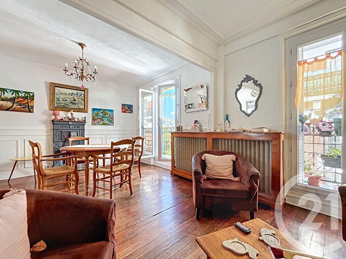 Appartement à vendre - Paris e , Porte de Clignancourt, Porte Montmartre, Moskowa - 4 pièces - 3 chambres