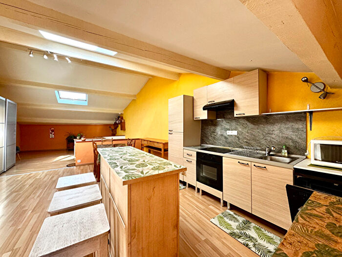 Appartement à vendre - Brignoles, Centre-ville, Vieille ville - 3 pièces - 2 chambres