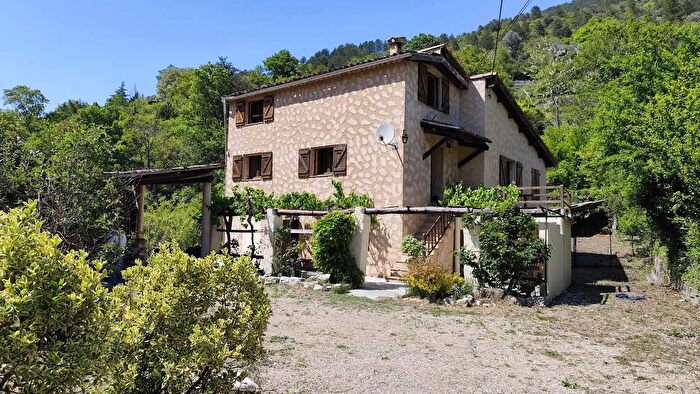 Maison 4 pièces à vendre à Puget-Théniers