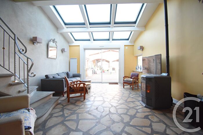 Maison à vendre - Vendat - 7 pièces - 5 chambres