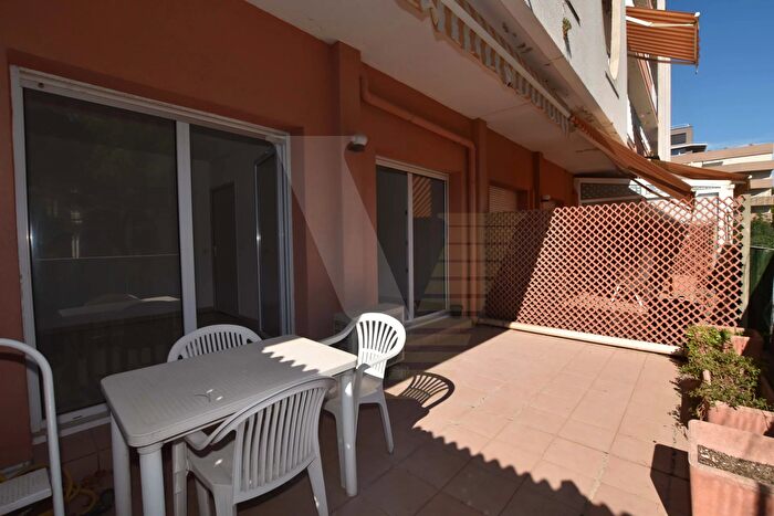 Appartement à louer - Béziers, Champ de Mars - 2 pièces - 1 chambre